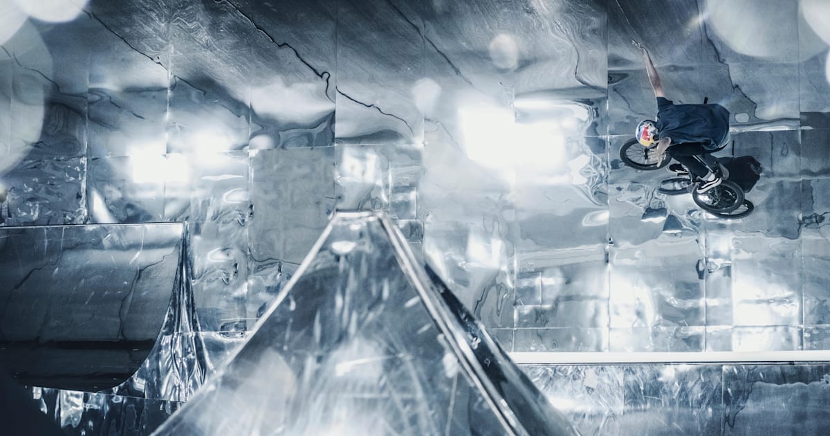 The Making of 'Mirror Park': Behind-the-Scenes Video