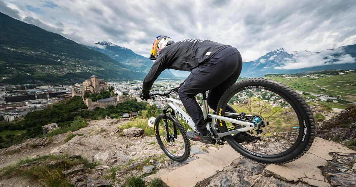 Castle Ride BCVS en LIVE : VTT urbain descente et slopestyle