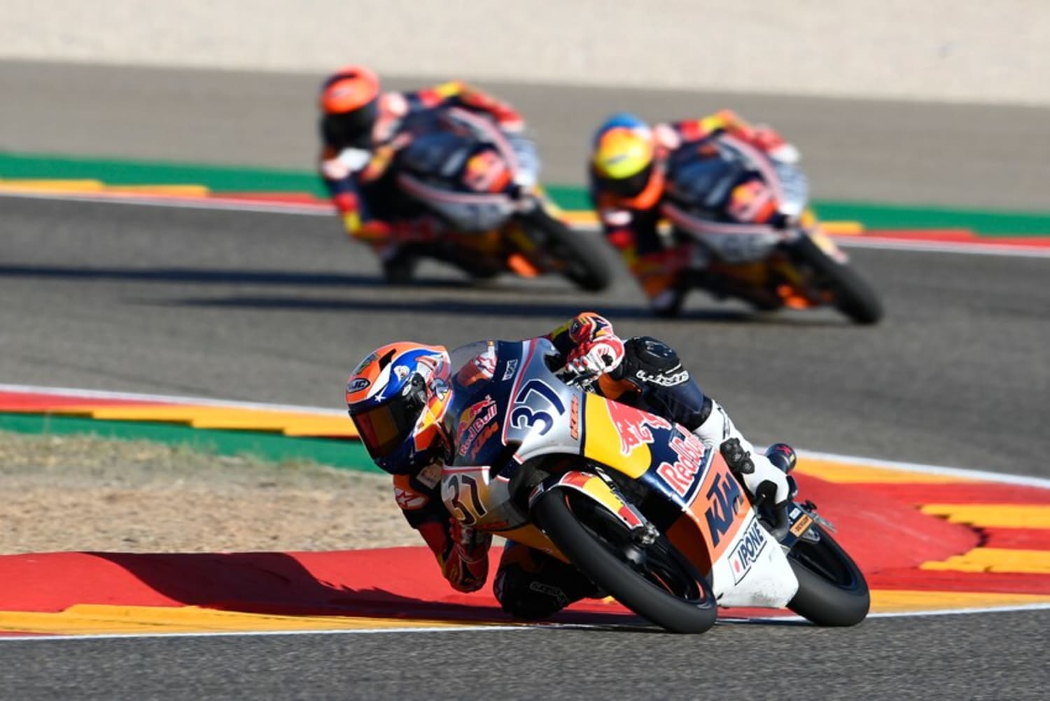 Perfect Acosta in Rookies Race 1 at Motorland Aragón #1