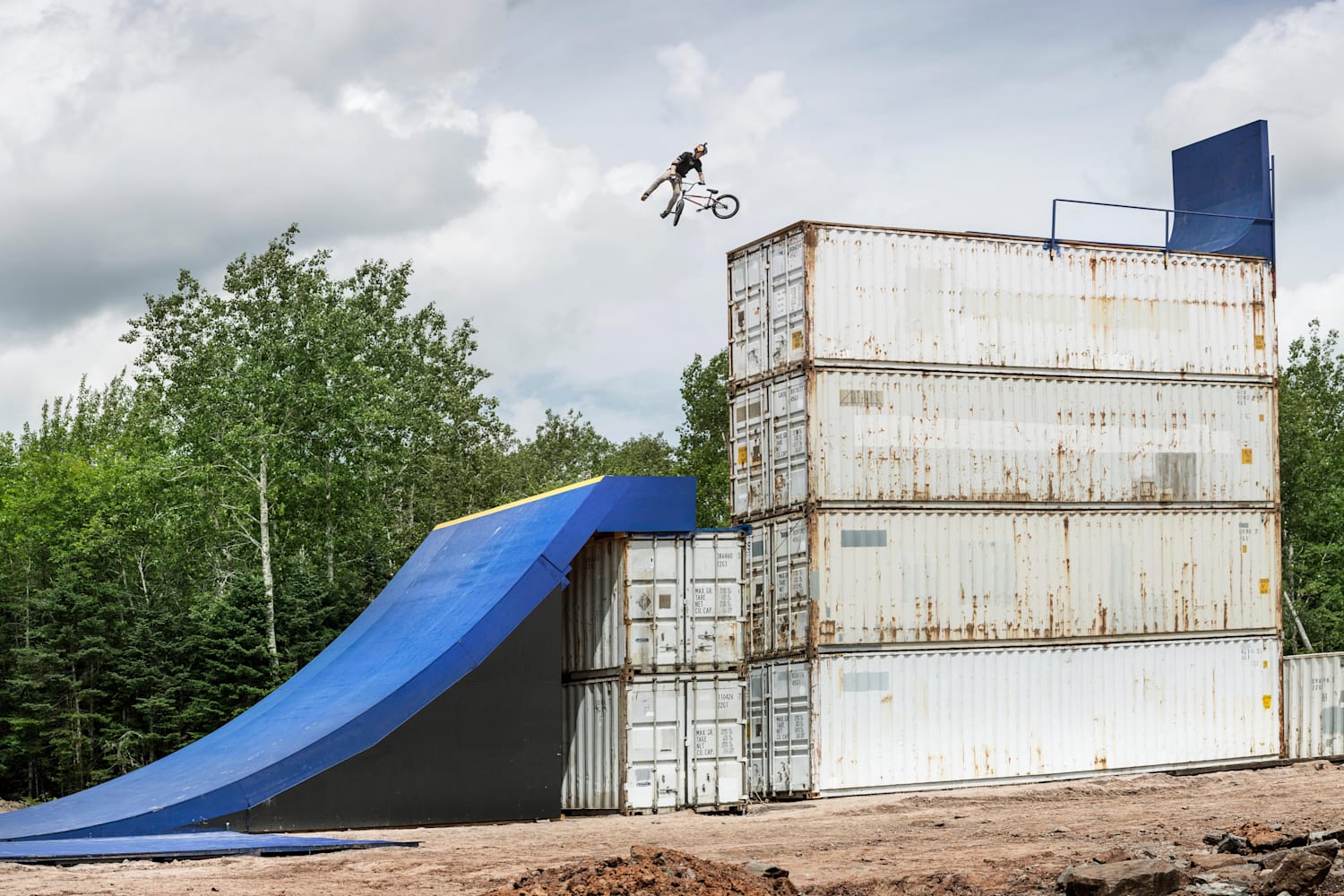 BMX en primera persona ¡Drew Bezanson en Uncontainable!