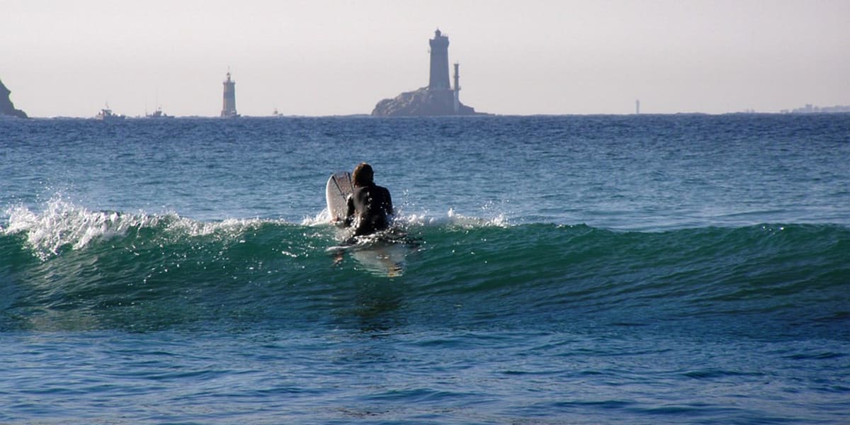 Surf en Bretagne : Top des meilleurs spots de surf/SUP