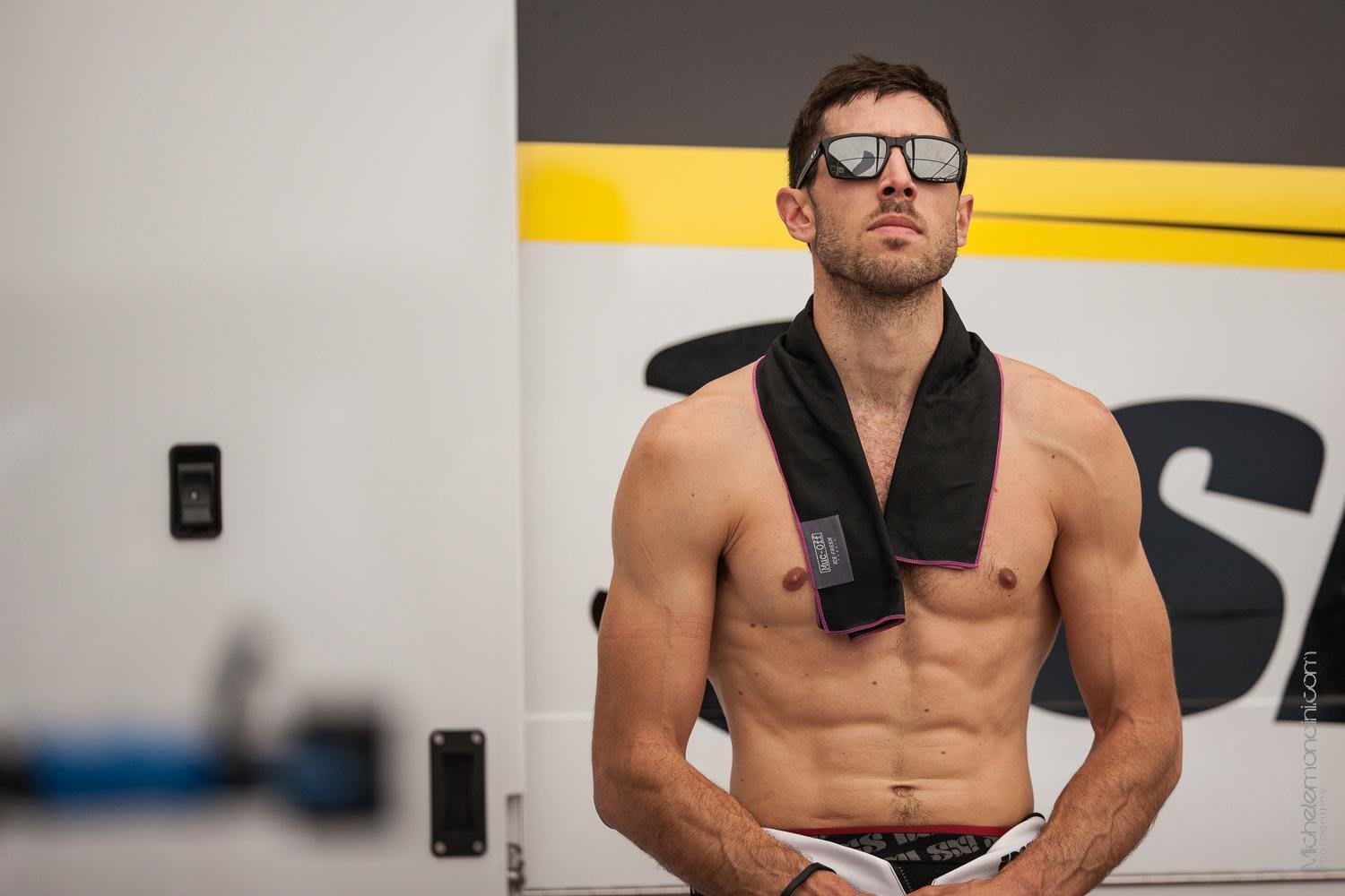 Addominali scolpiti: 5 esercizi per avere il six pack