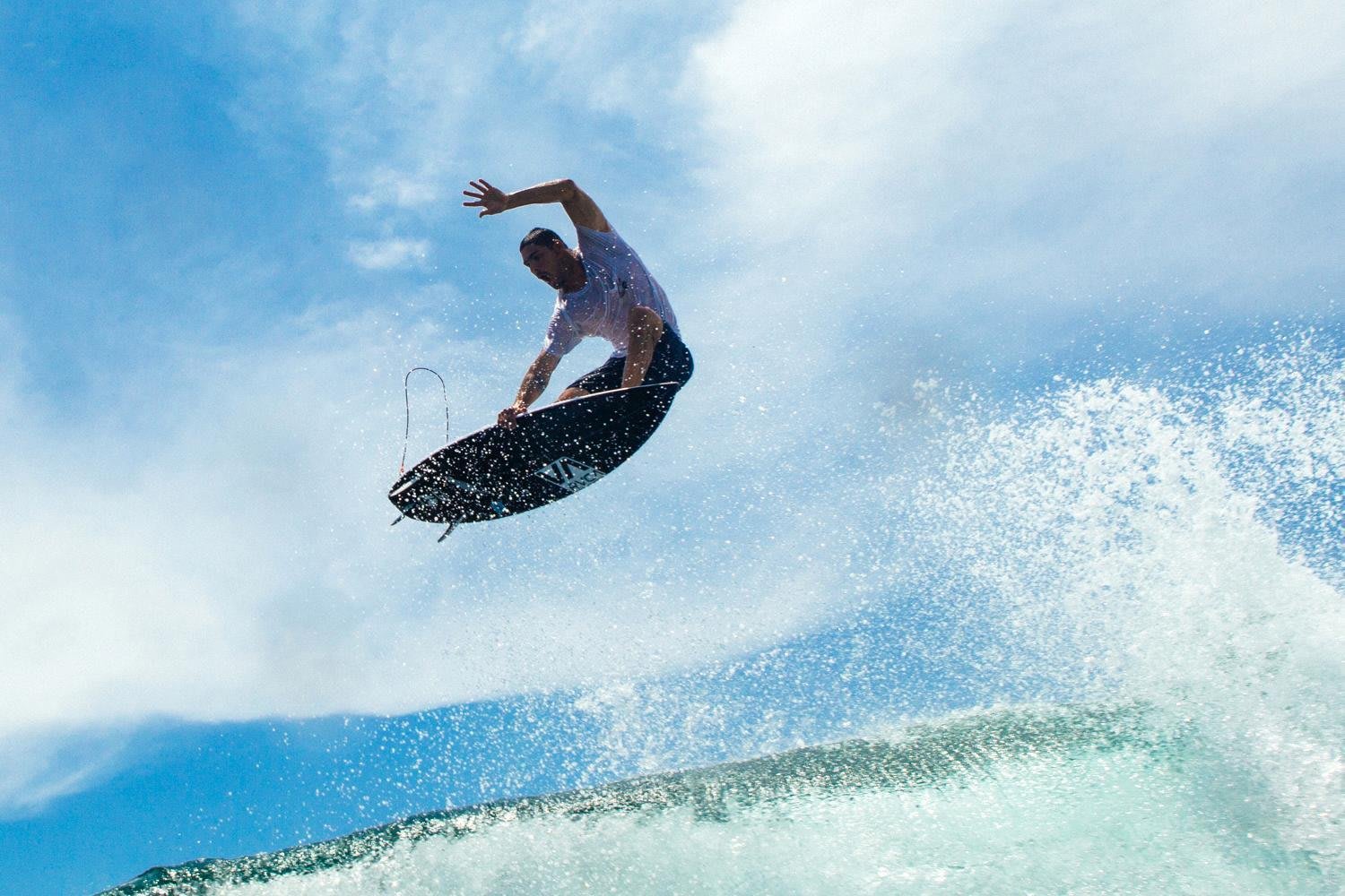 Photos : Jay Davies et ses amis surfeurs à Bali ! Surf