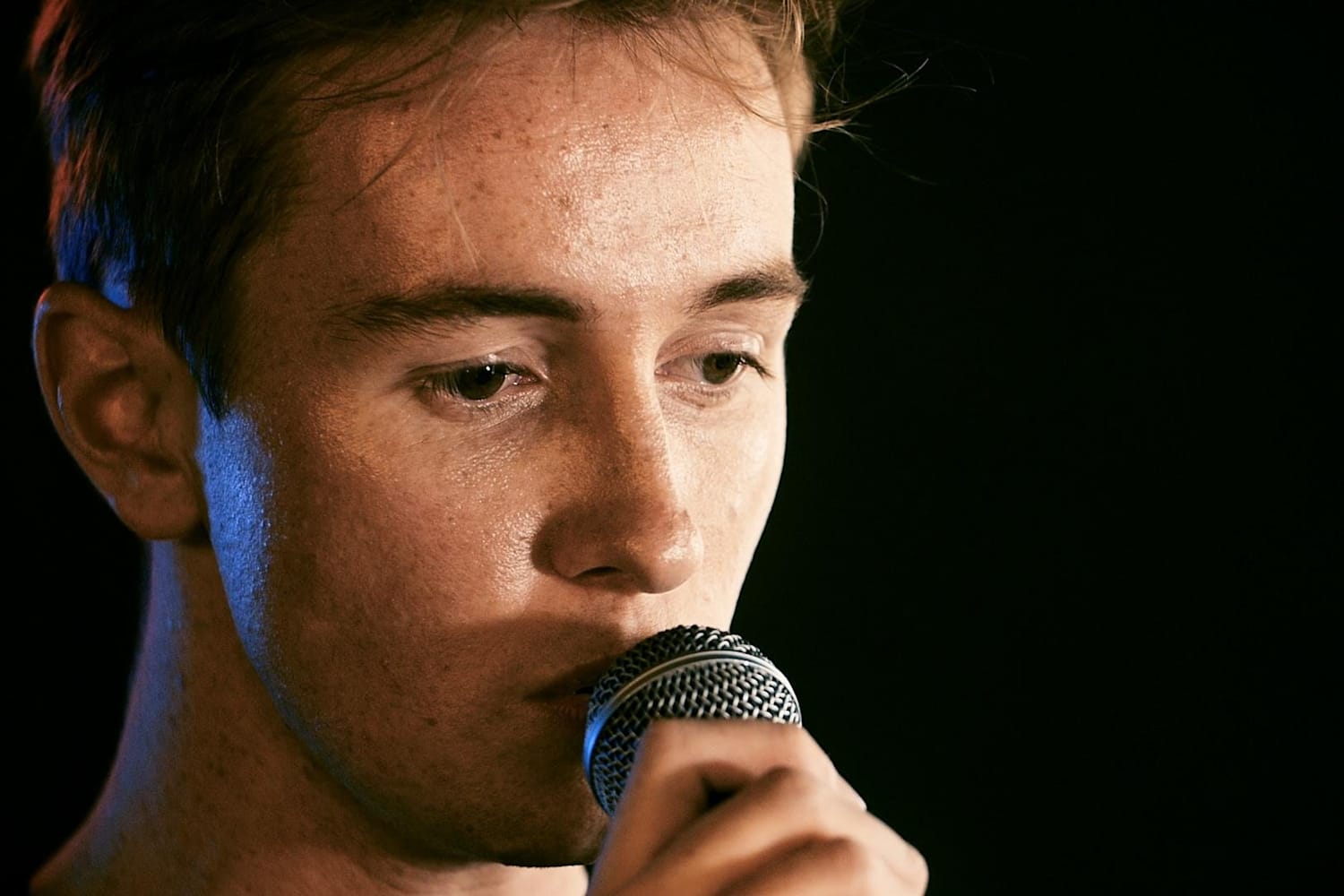 New Zealand artist Thomston live session