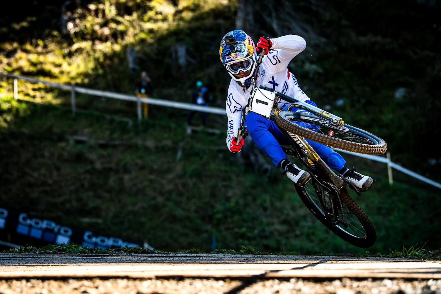 Interview : Loïc Bruni, triple champion du monde de VTT