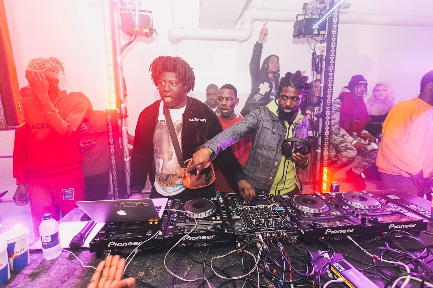 Los mejores equipos de DJ para principiantes