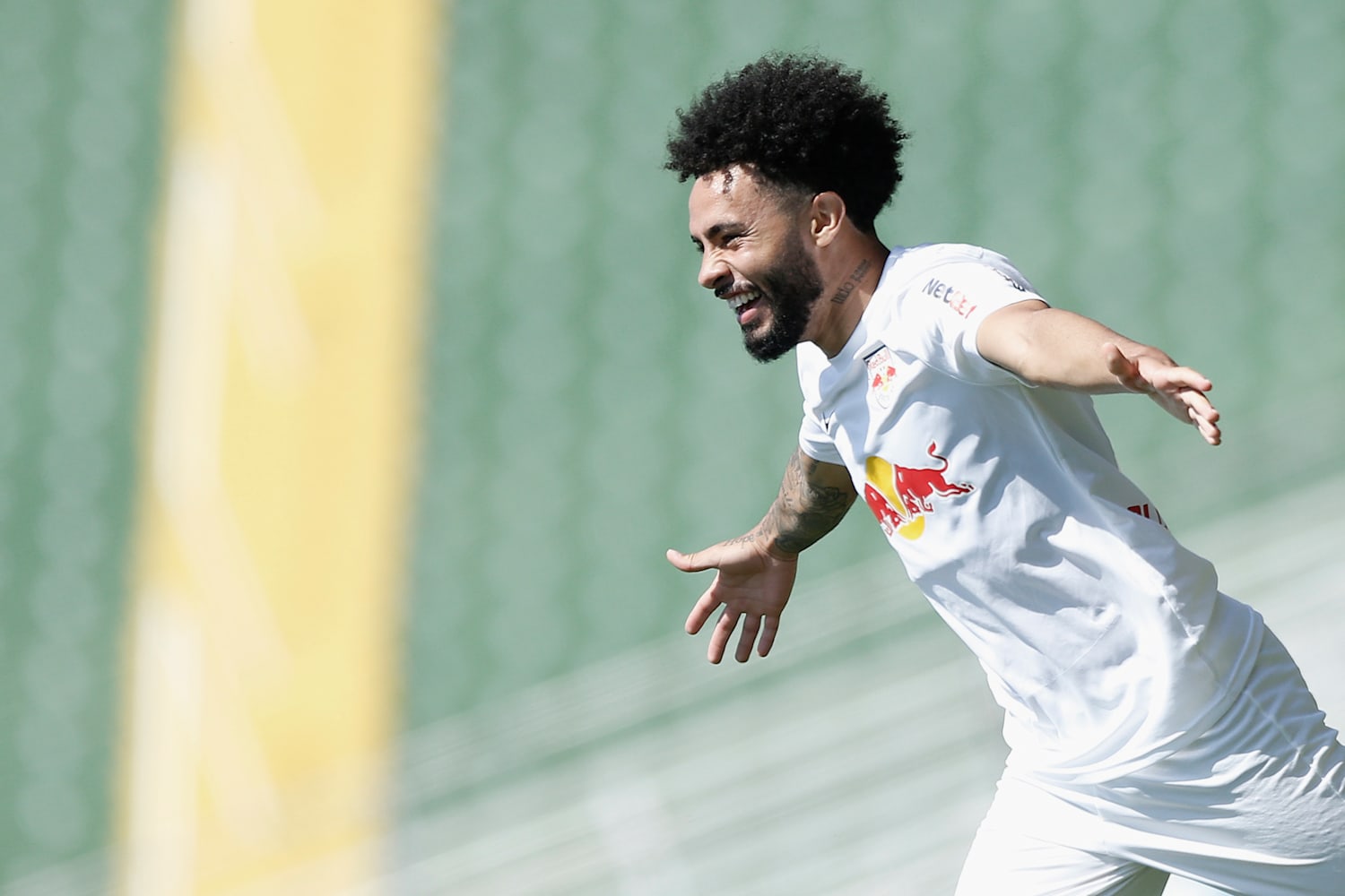 Claudinho: 'Apesar do tamanho, teria sido bom goleiro'