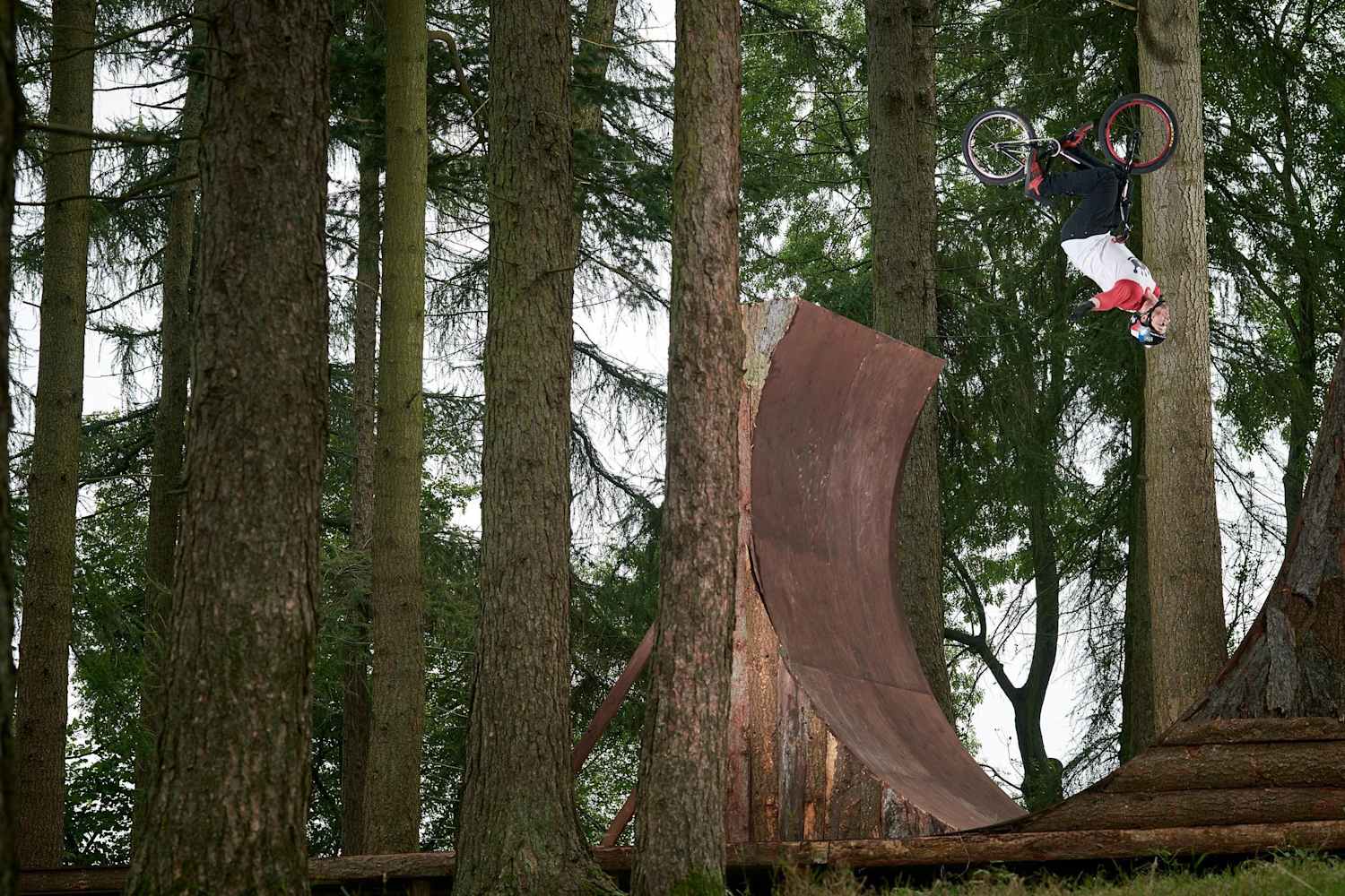 Teaser Video: BMX Ramps Action aus Dark Woods