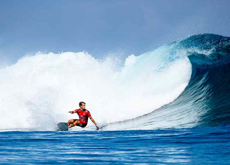 quiksilver surfing
