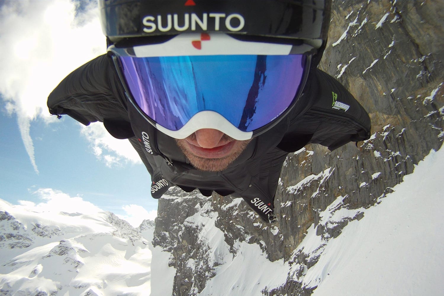 BASE jumping: The biggest wingsuit jump ever ++Video++