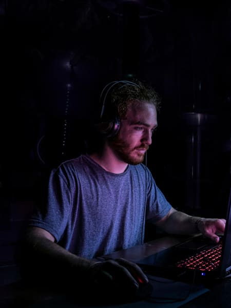 Acer Predator Helios 300 Gaming Laptop Gallery