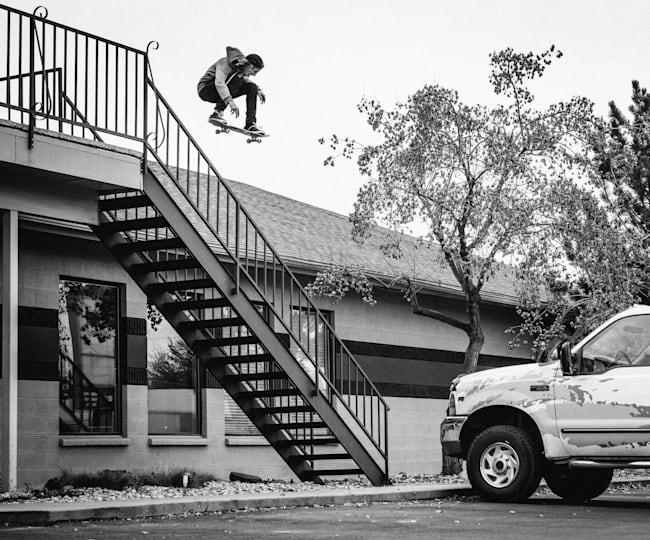 Aaron Jaws Homoki sautera de n'importe quoi