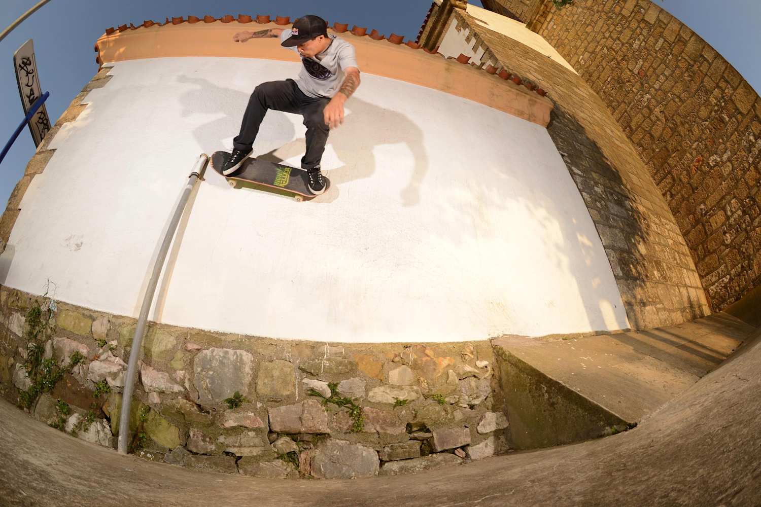Martinez, Razis, Sagas and gang skate Basque spots
