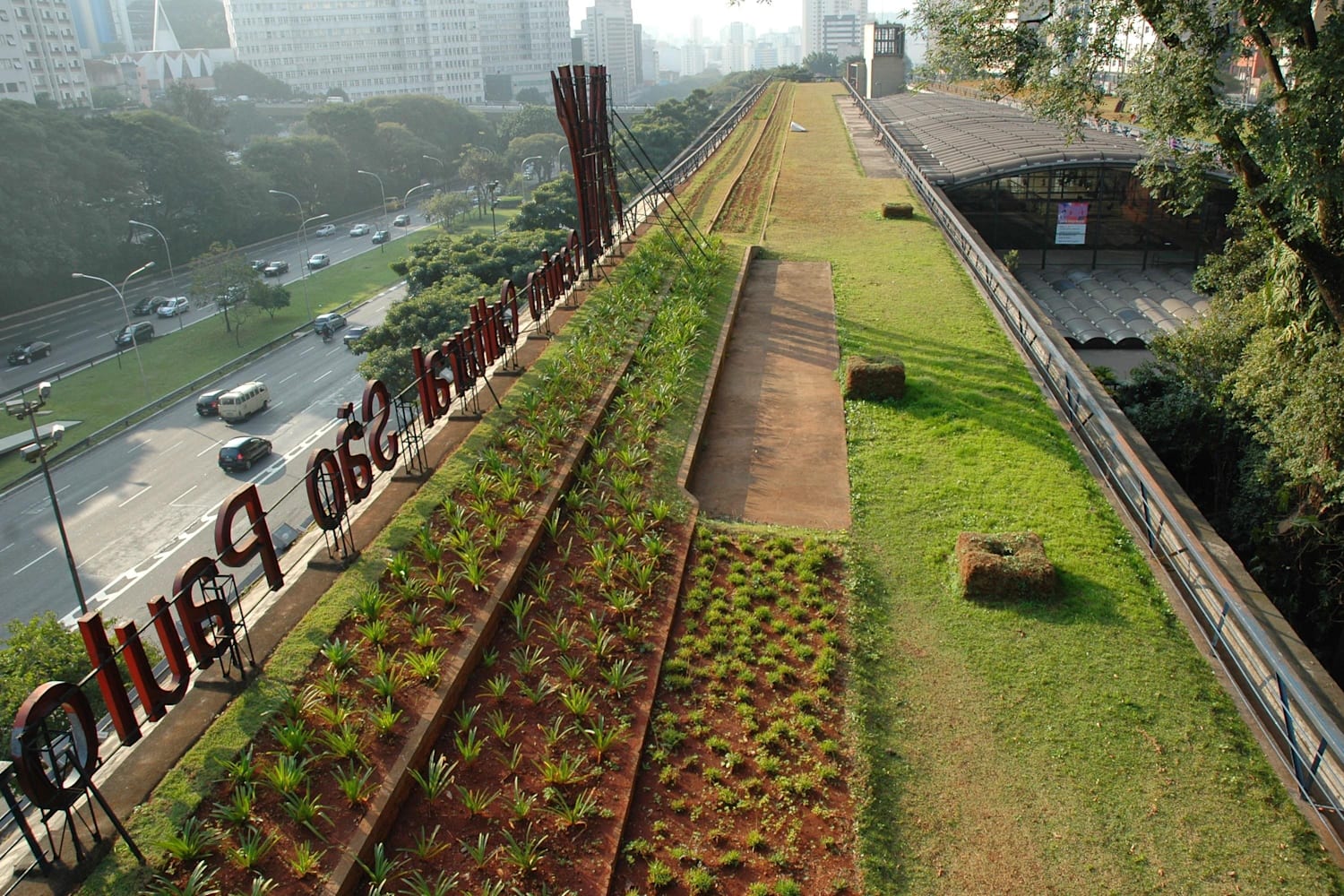Conheça o CCSP, o templo da dança de rua de São Paulo