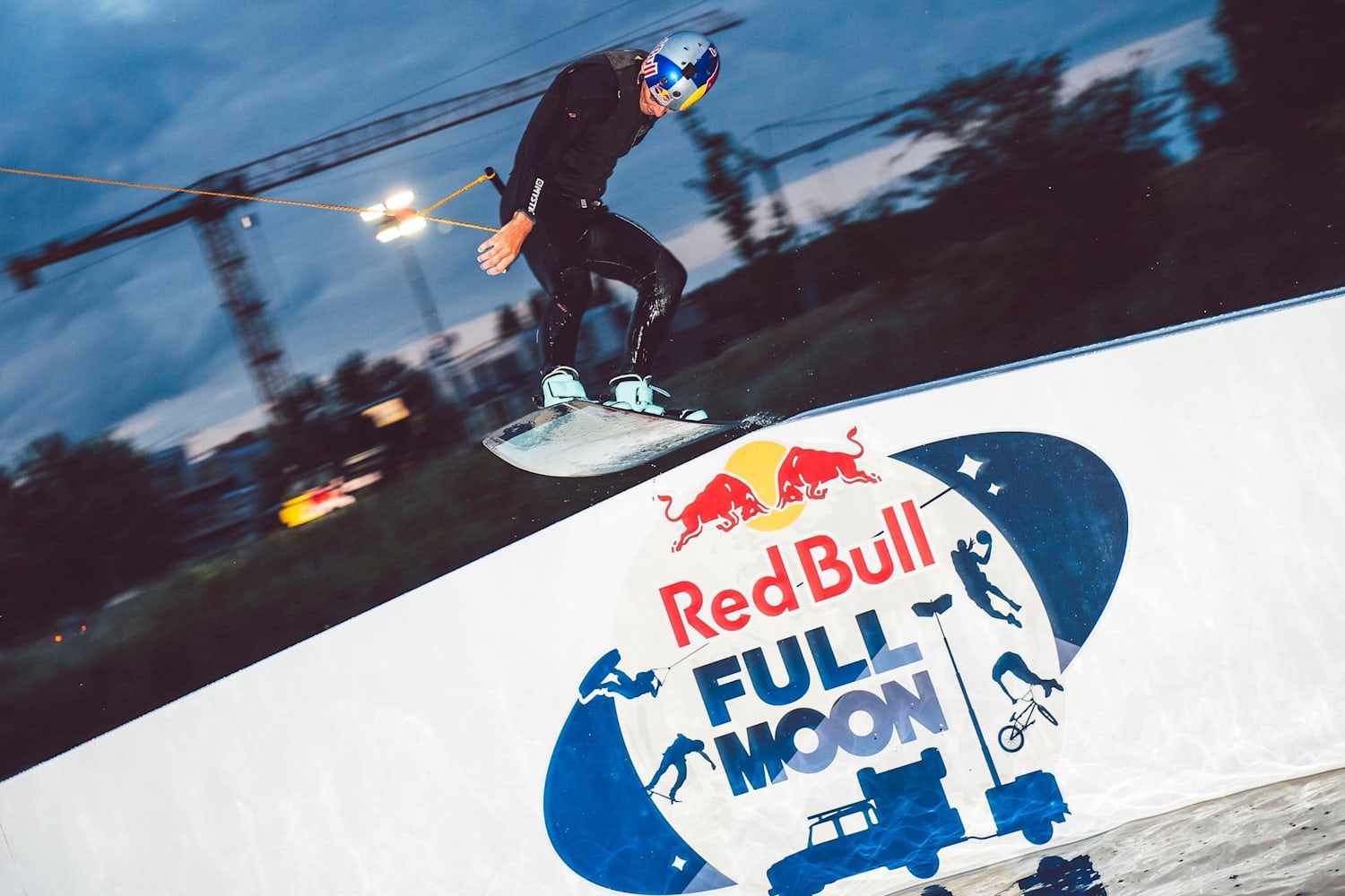 Red Bull Full Moon | Wakeboarding Antwerpen