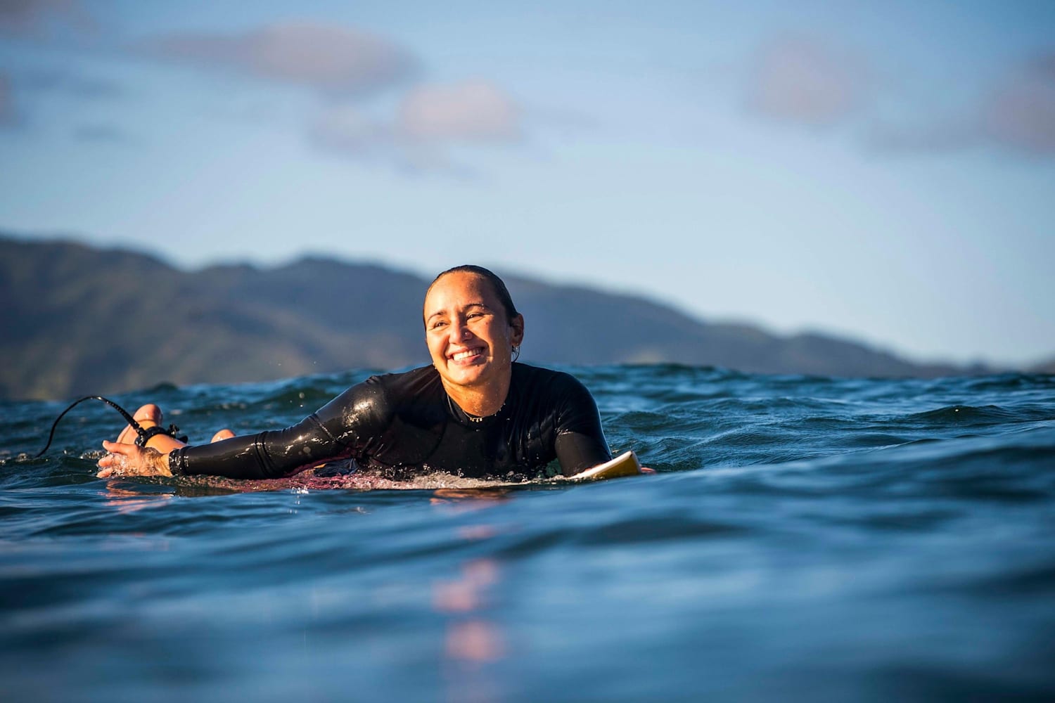 Hacer surf ayuda a ser más feliz