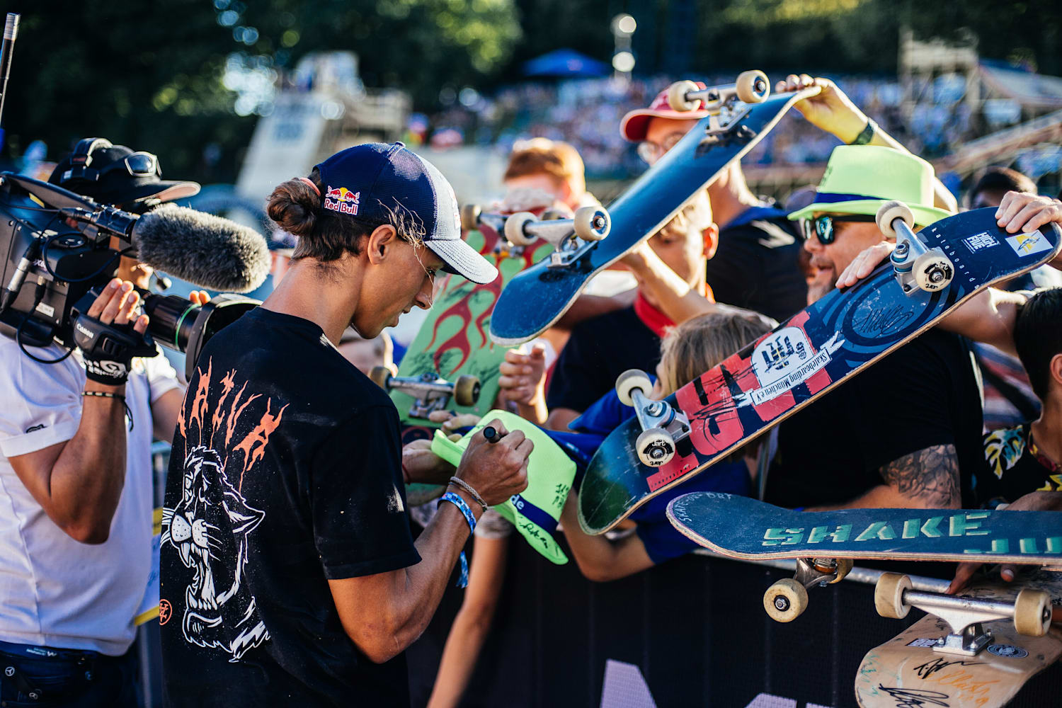 Danny León regresa a la competición con victoria