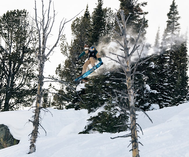 Natural Selection Tour: Snowboarding shoot in Canada