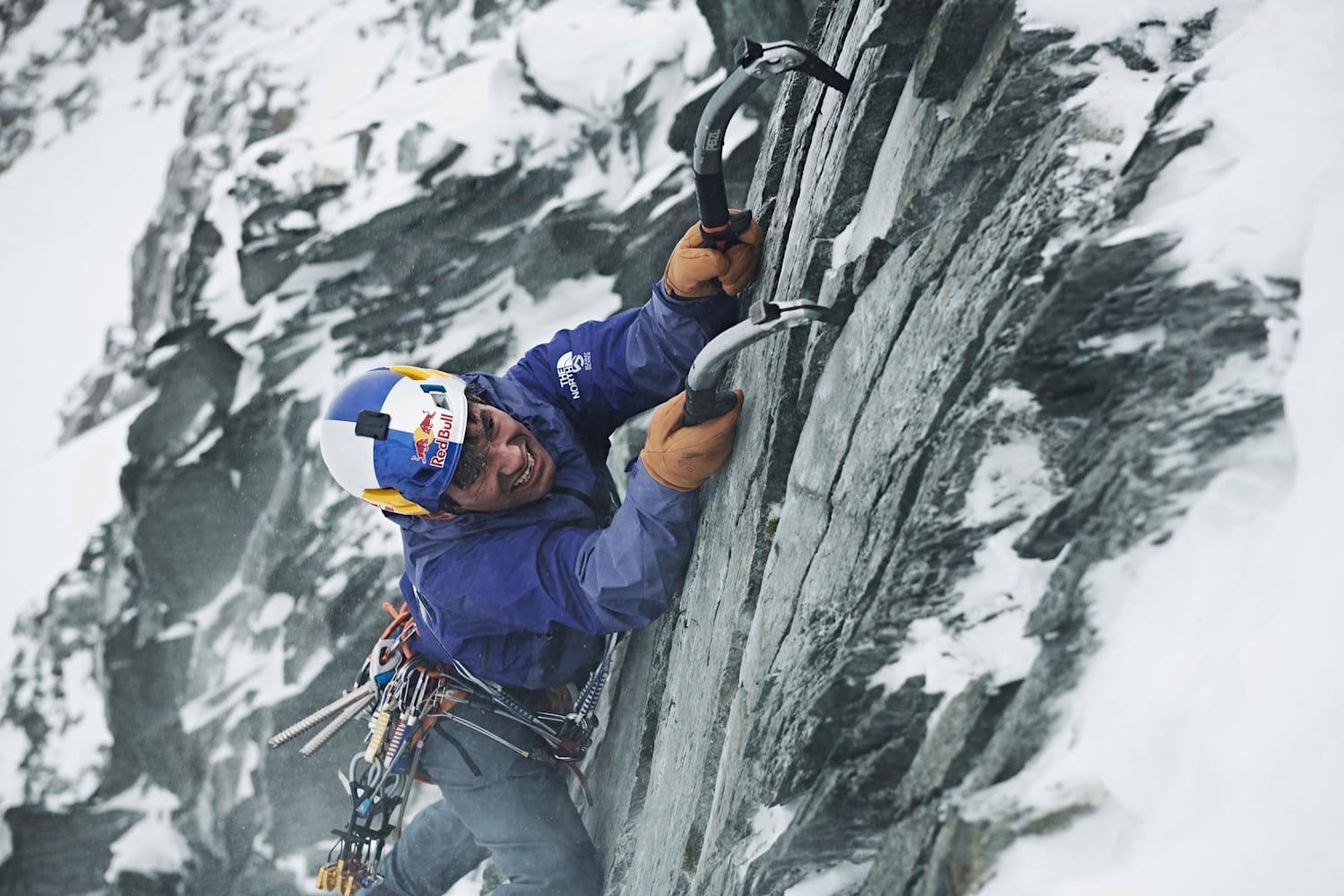 Red Bull Wingfinder: Climber David Lama takes the test