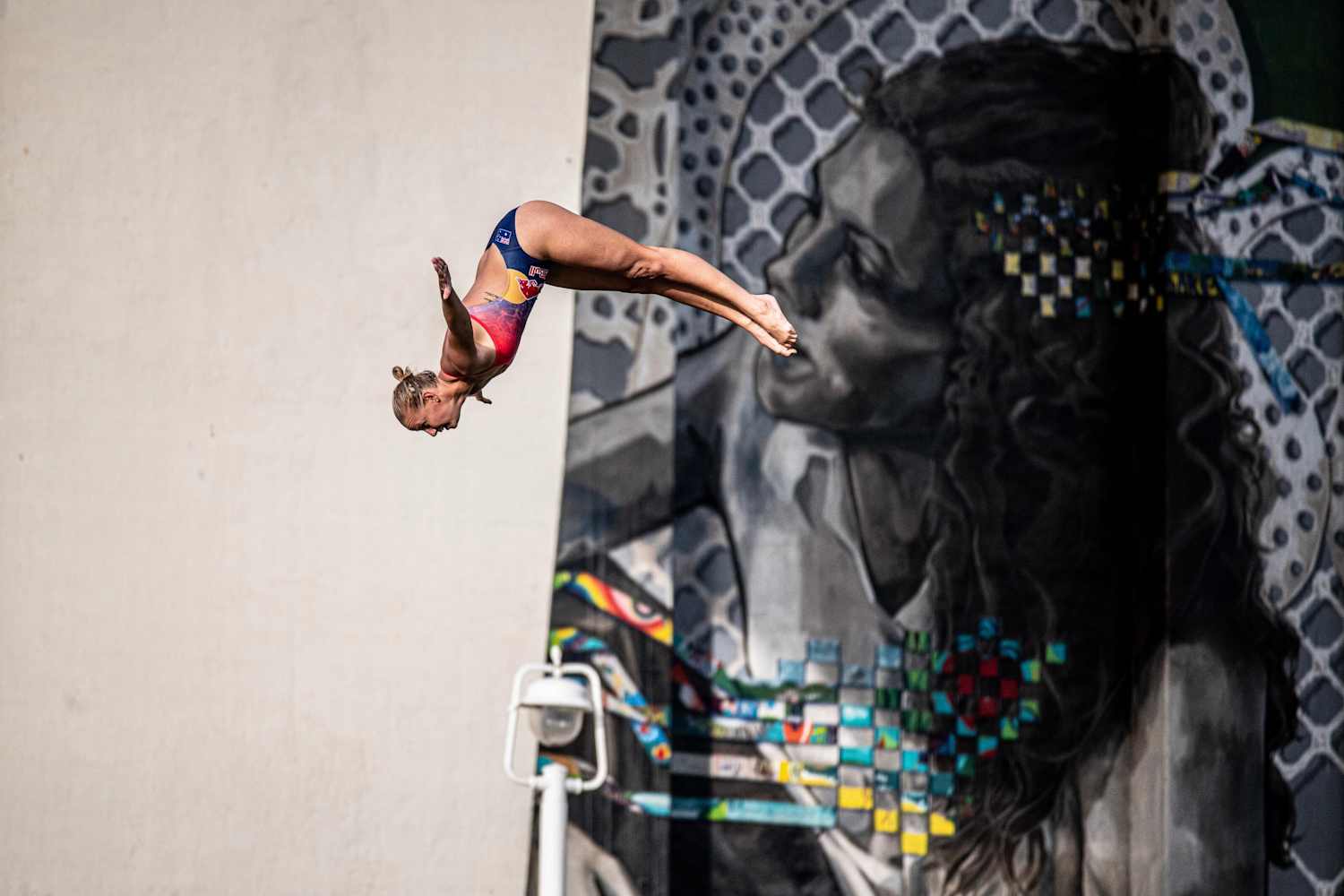 Red Bull Cliff Diving tem a primeira campeã invicta