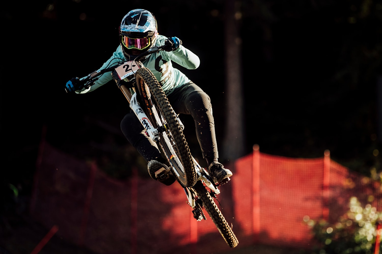 UCI MTB World Cup 2020 Maribor: DH winning runs race 1