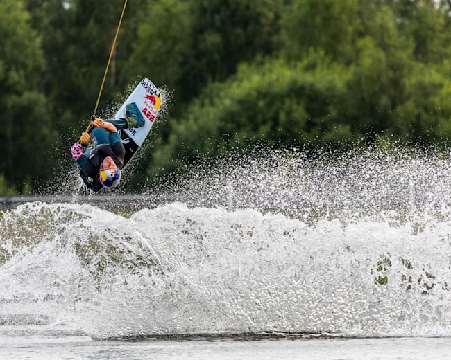 Wakeboarden lernen: Anfänger-Tipps von Dominik Gührs!