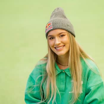 Kelly Sildaru: Freeski – Red Bull Athlete Profile