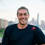 Dominic Di Tommaso freerunning the Sydney Opera House