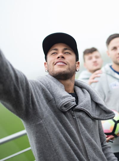 Neymar Jr meets Neymar Jr’s Five winners Team Romania