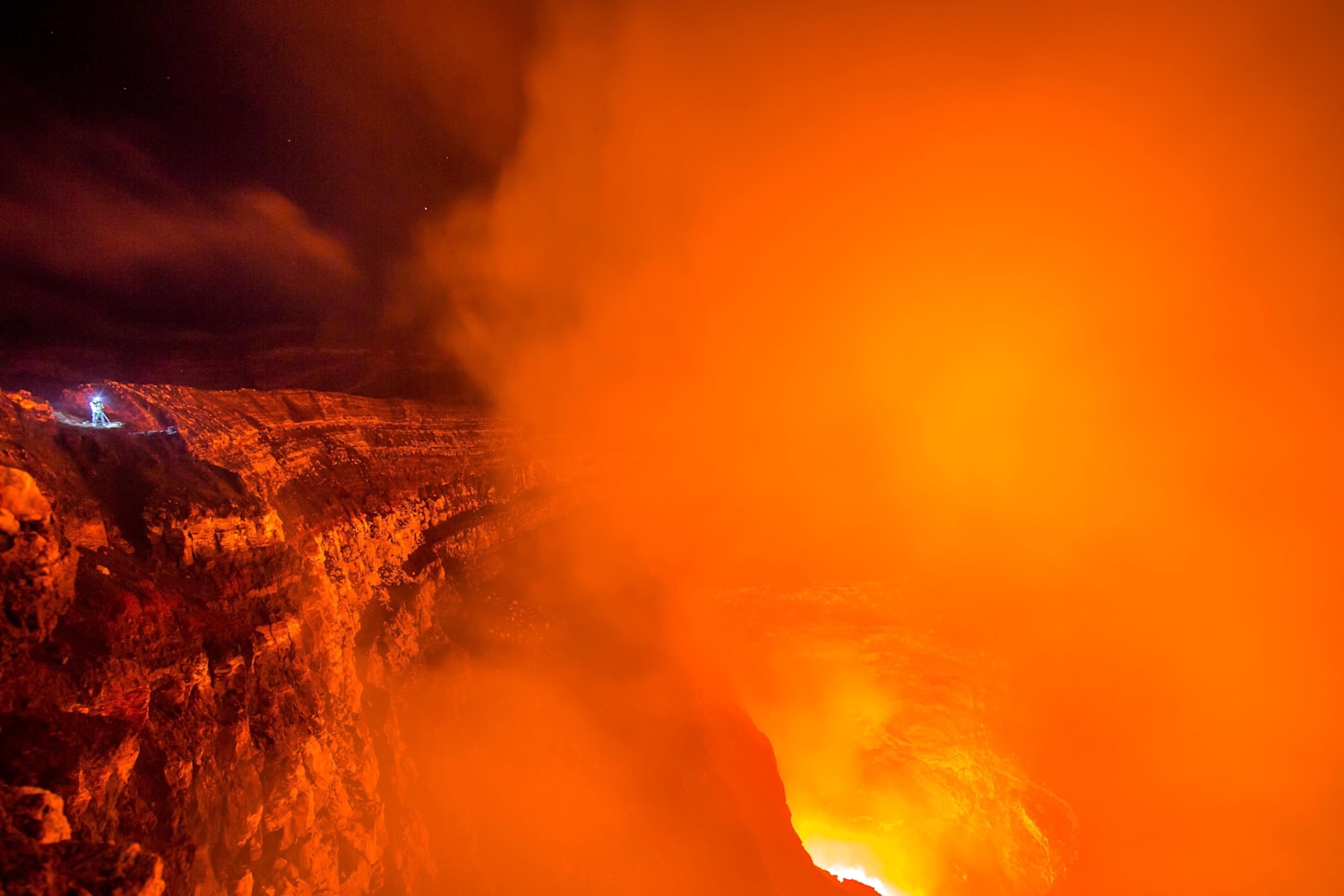 360° Video | Expedition to the Heart of a Volcano