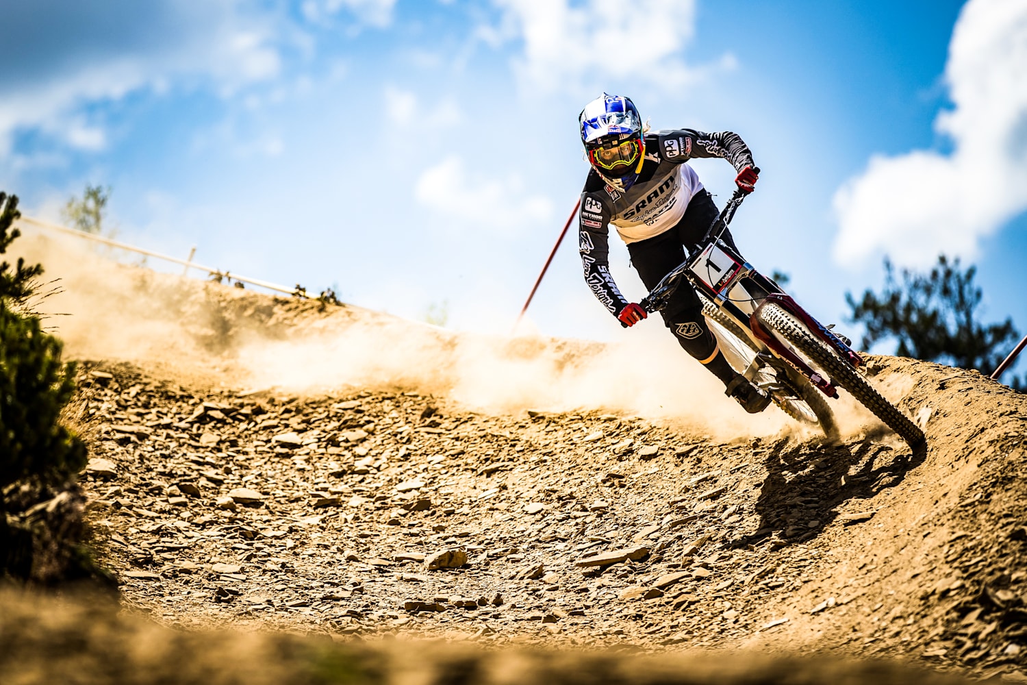 MTB Raw S2 E15: Vali Höll: – mountain bike video