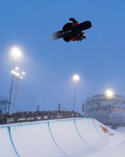 Snowboard Halfpipe Triks Chloe Kim: Fearless American Snowboarder