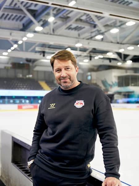 Oliver David: Eishockey Trainer des EC Red Bull Salzburg