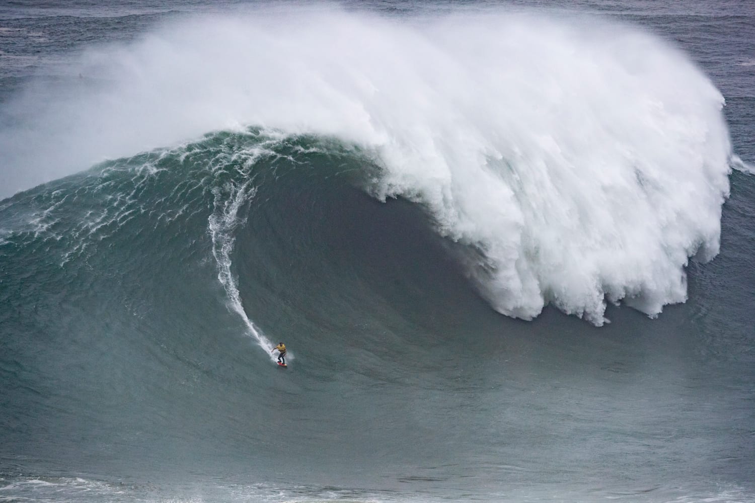 Nazare Tow Surfing Challenge photos