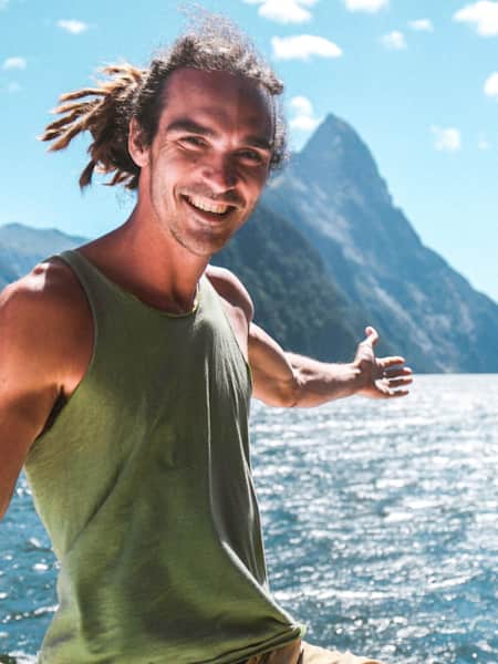 How to be a travel vlogger: Fun for Louis Youtube guide