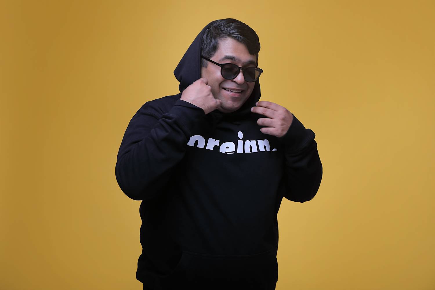 Su Real's album Visa On Arrival: DJ talks about music