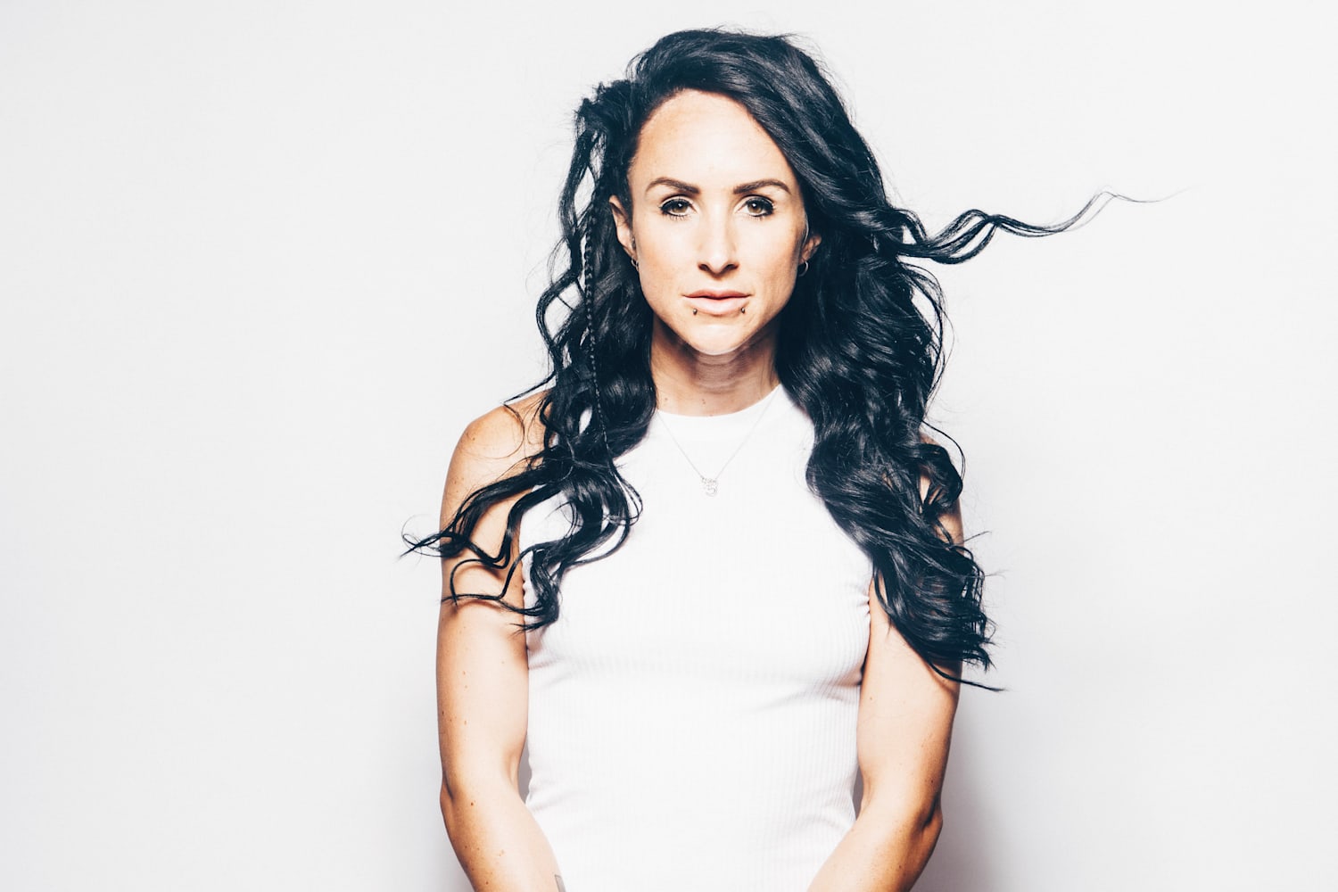 Hannah Wants New Single Listen To Close To You