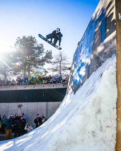 What is street snowboarding? A beginner’s guide