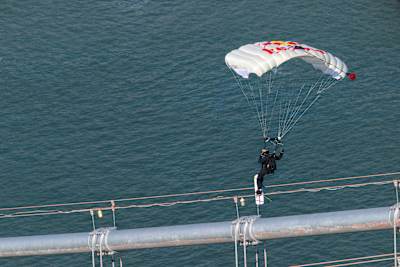 Sean MacCormac skysurfs the San Francisco Bay Bridge