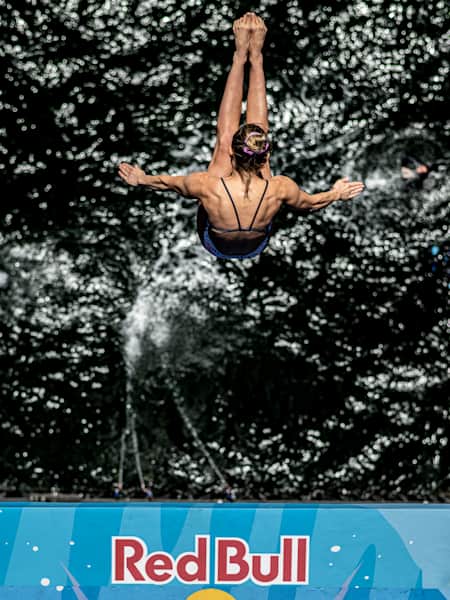 Top cliff diving spots in Oregon