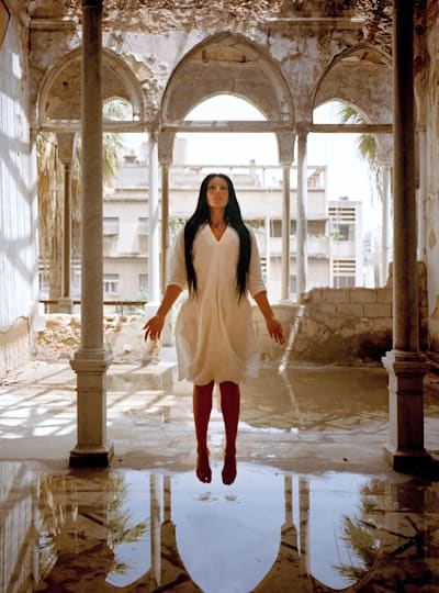 Sevdaliza geeft exclusieve art performance tijdens ADE