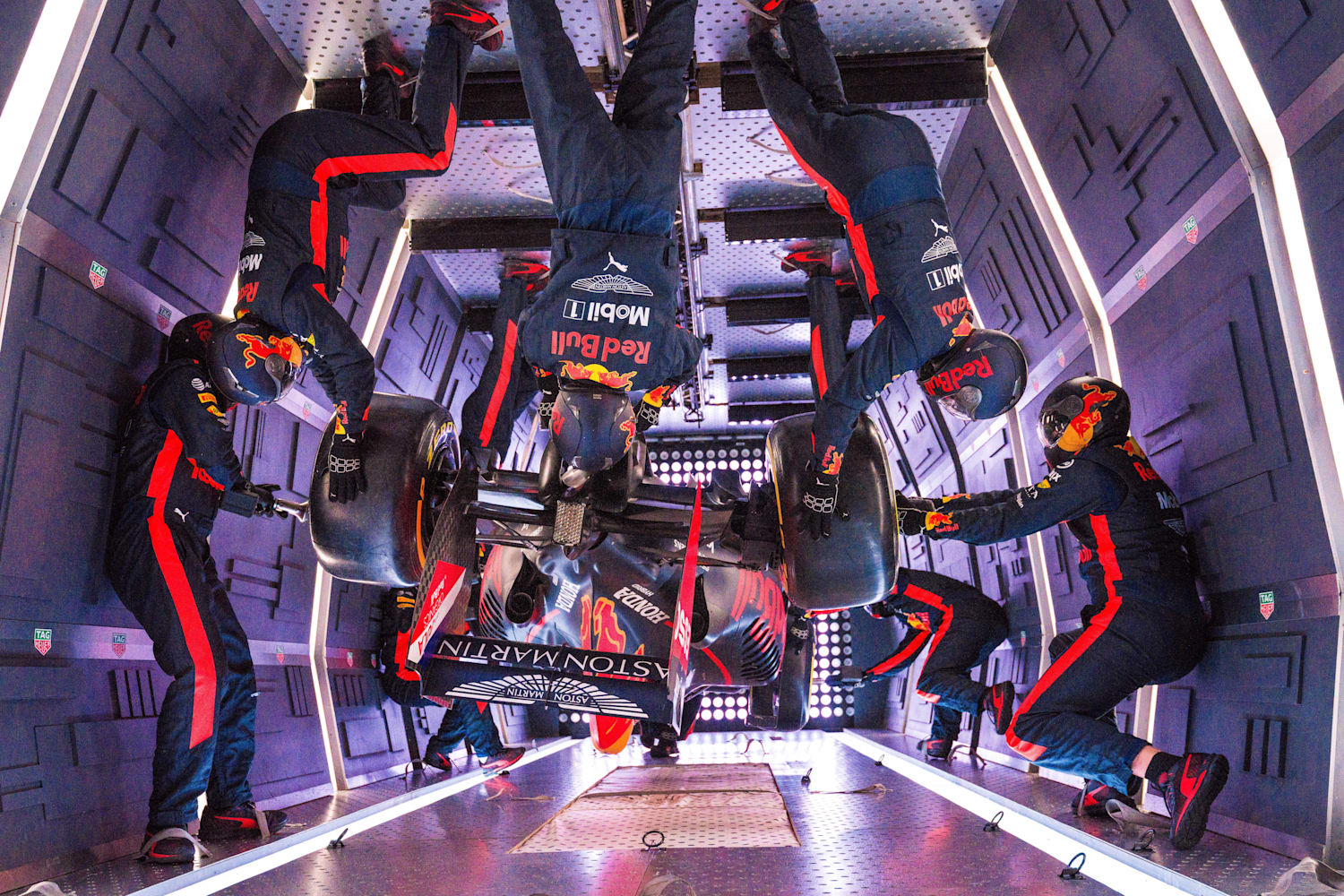 Red Bull Formula One Racing Team: Zero gravity pit stop