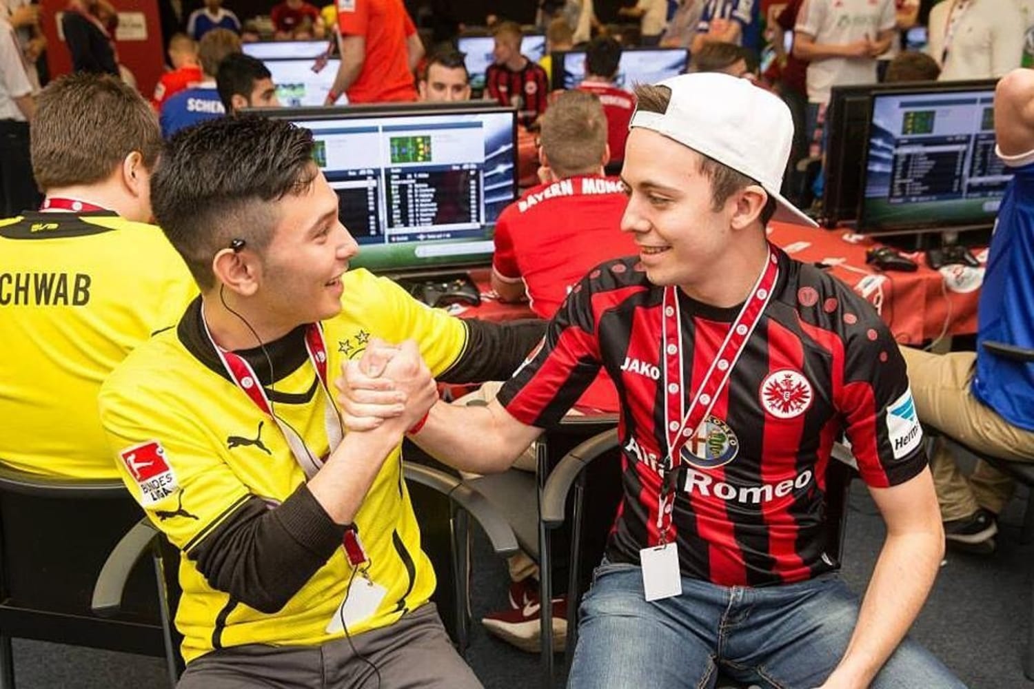 FIFA: So lebt ein Profi Gamer | Red Bull