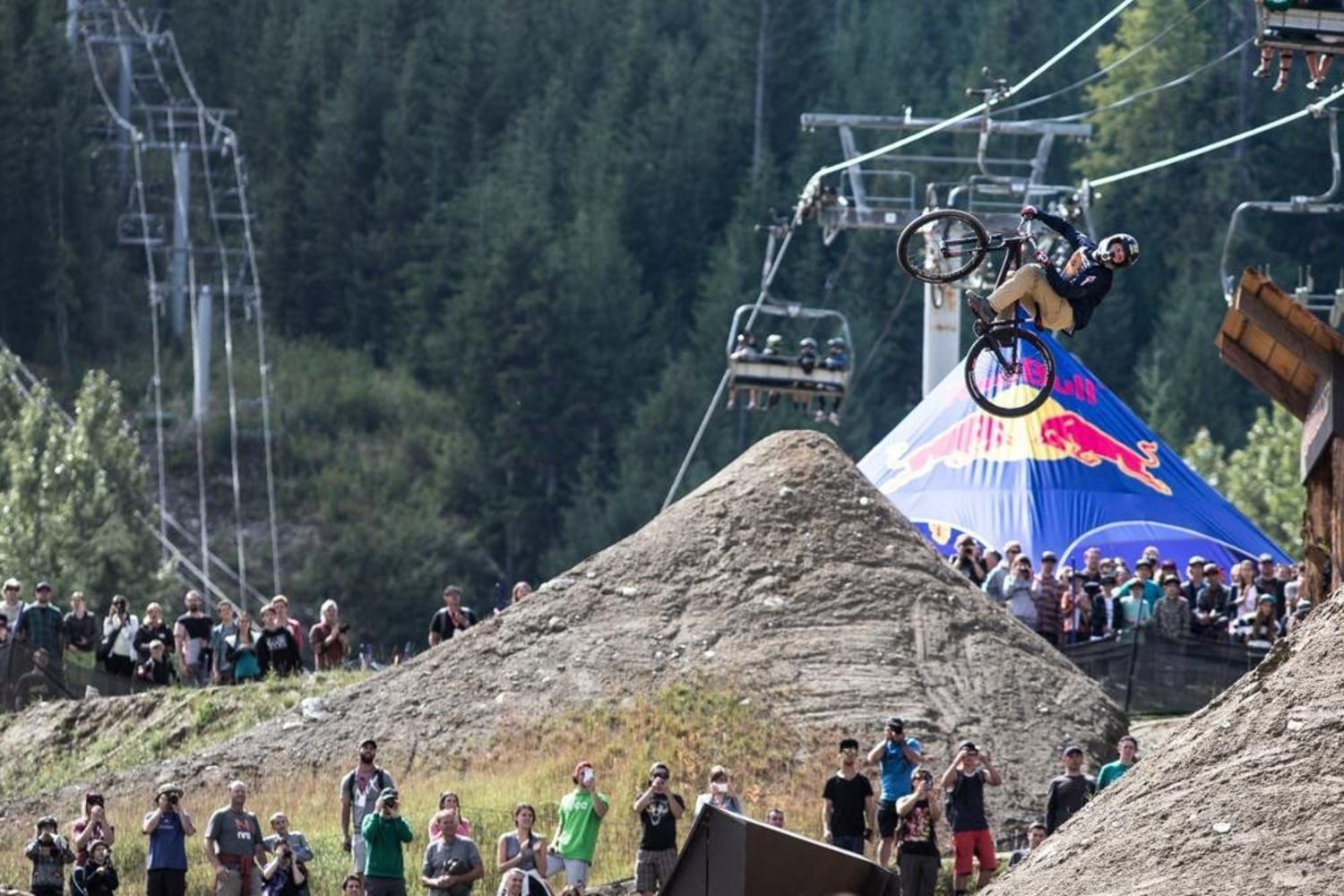 Descida de Nicholi Rogatkin no Red Bull Joyride