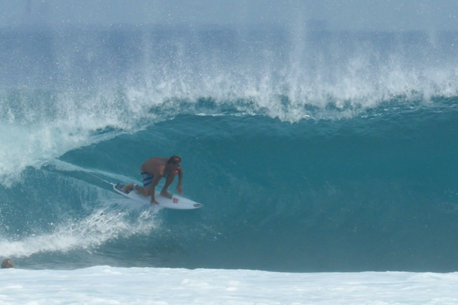 Desert Point: Classic waves surfing sessions ++video++