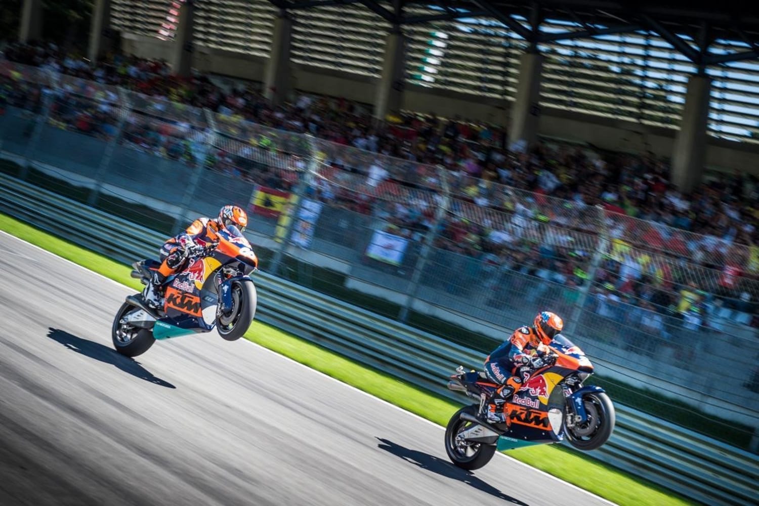 KTM goes MotoGP: The first race on home soil +video+
