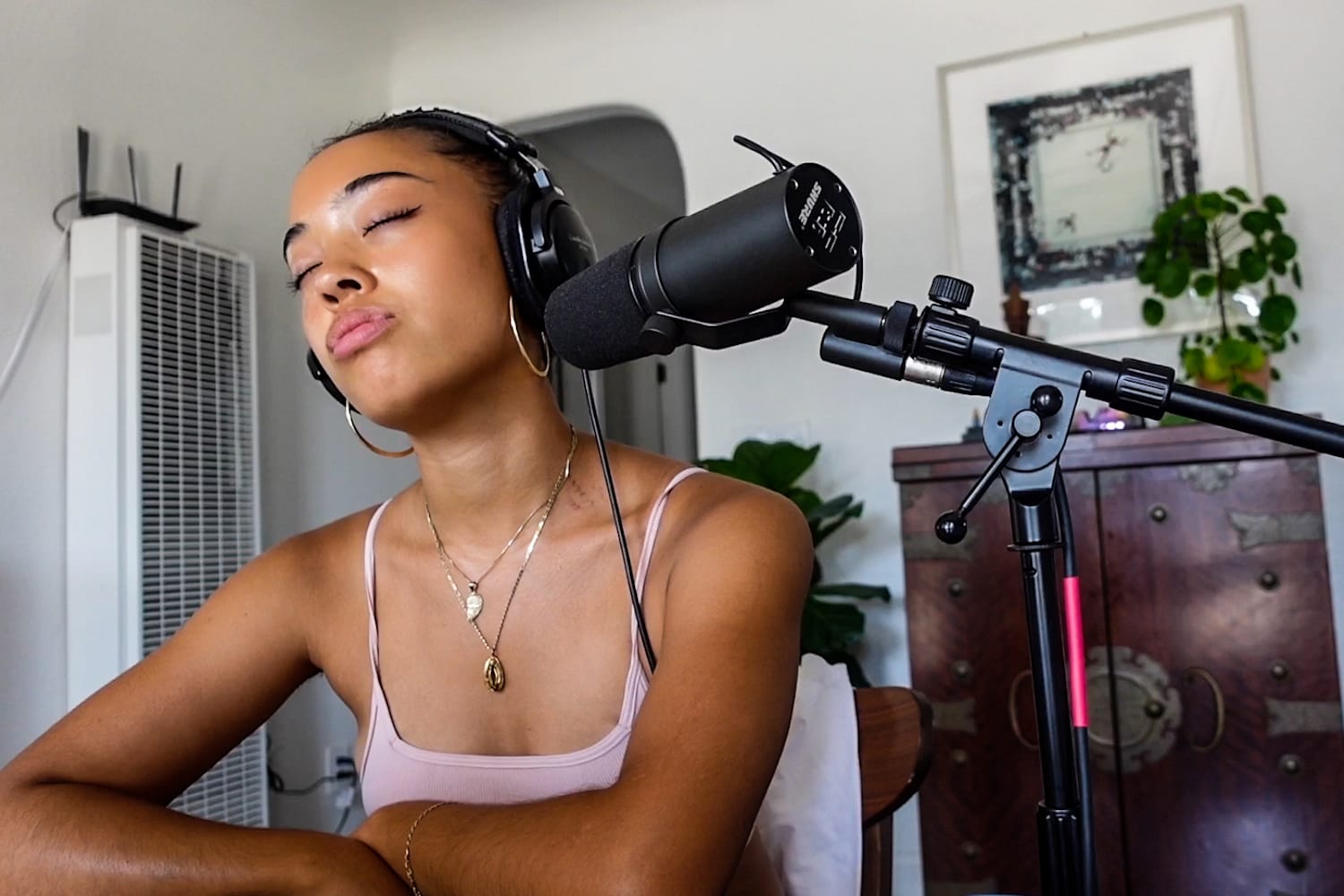 Check Your DMs: Varnish la Piscine, Wrice, Dos Santos