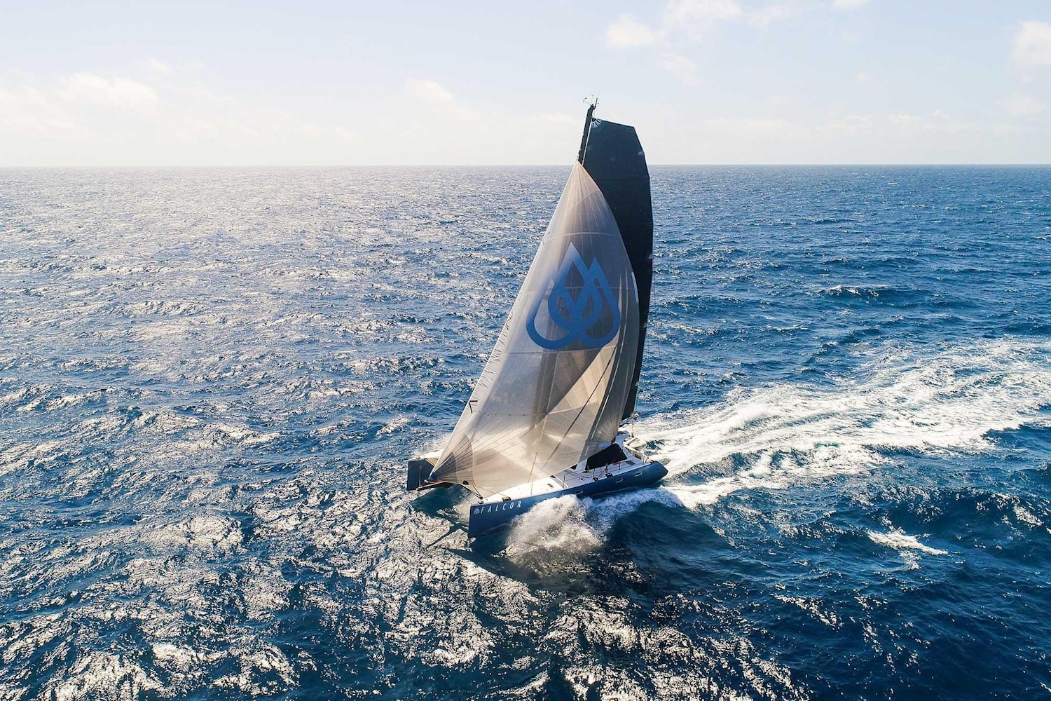 Ian Walsh & Travis Rice: Surf trip à Hawai en catamaran