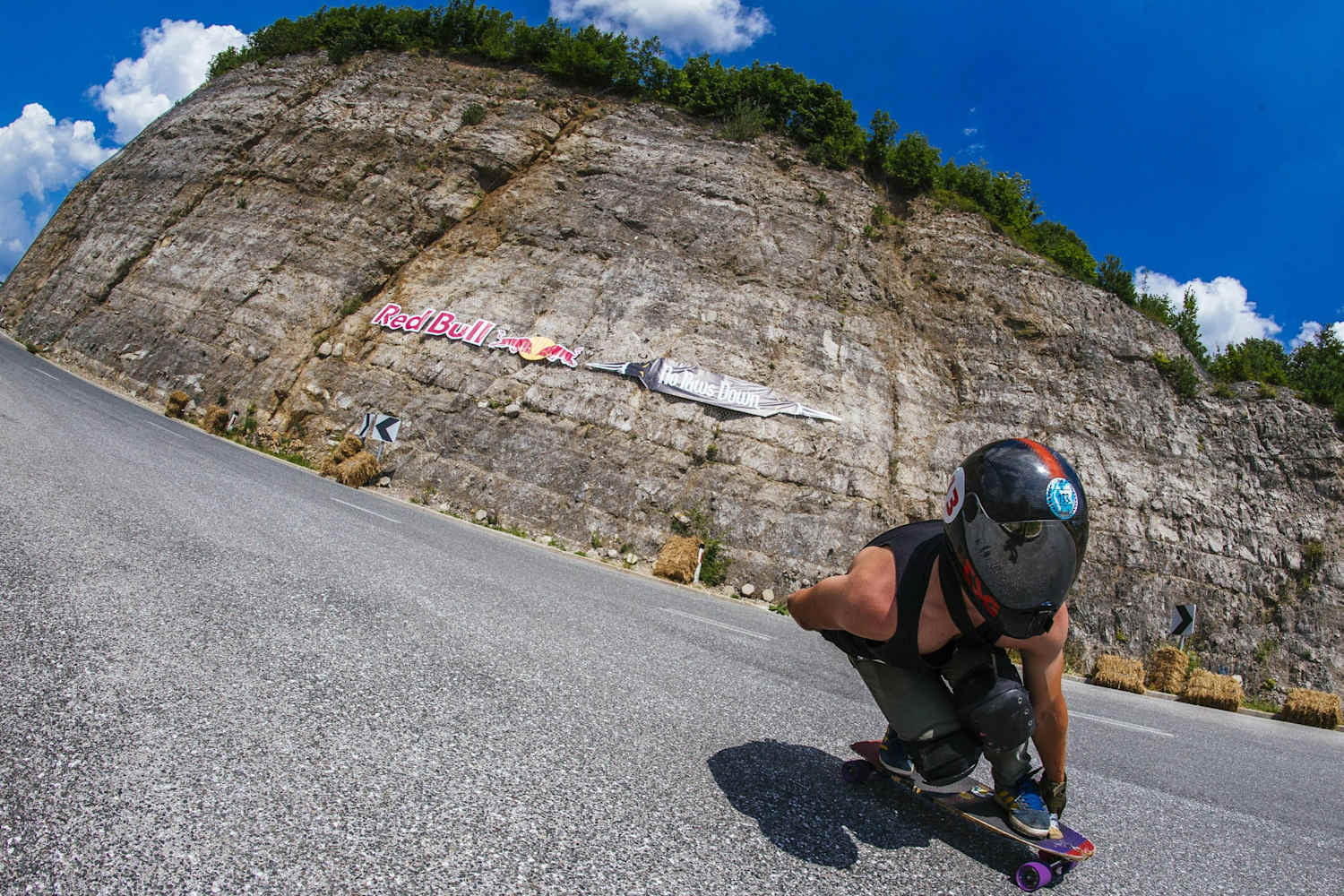Red Bull No Paws Down: Longboard race preview – video