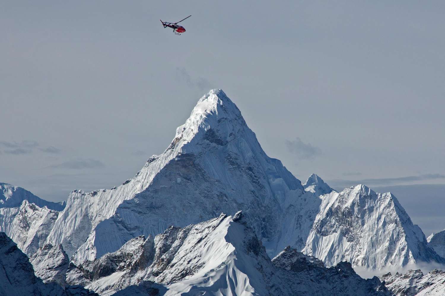 Entrevista con el alpinista y socorrista Simone Moro